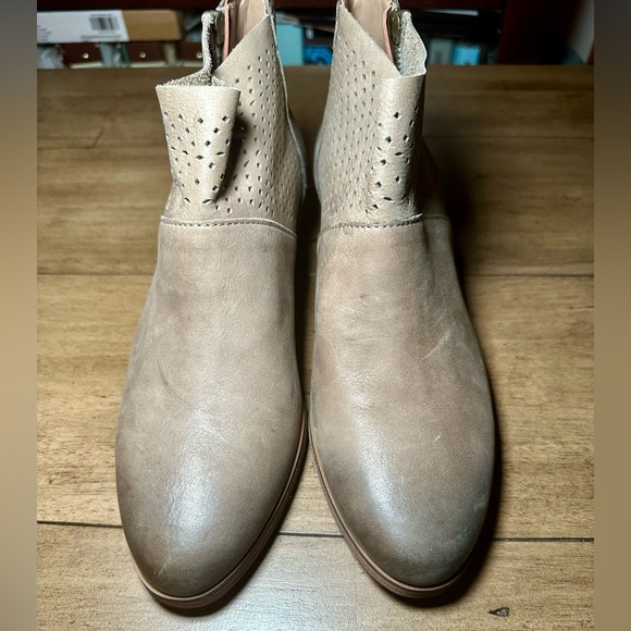 hinge | Shoes | Nib Hinge Villa Perforated Taupe Leather Bootie Size 8 ...